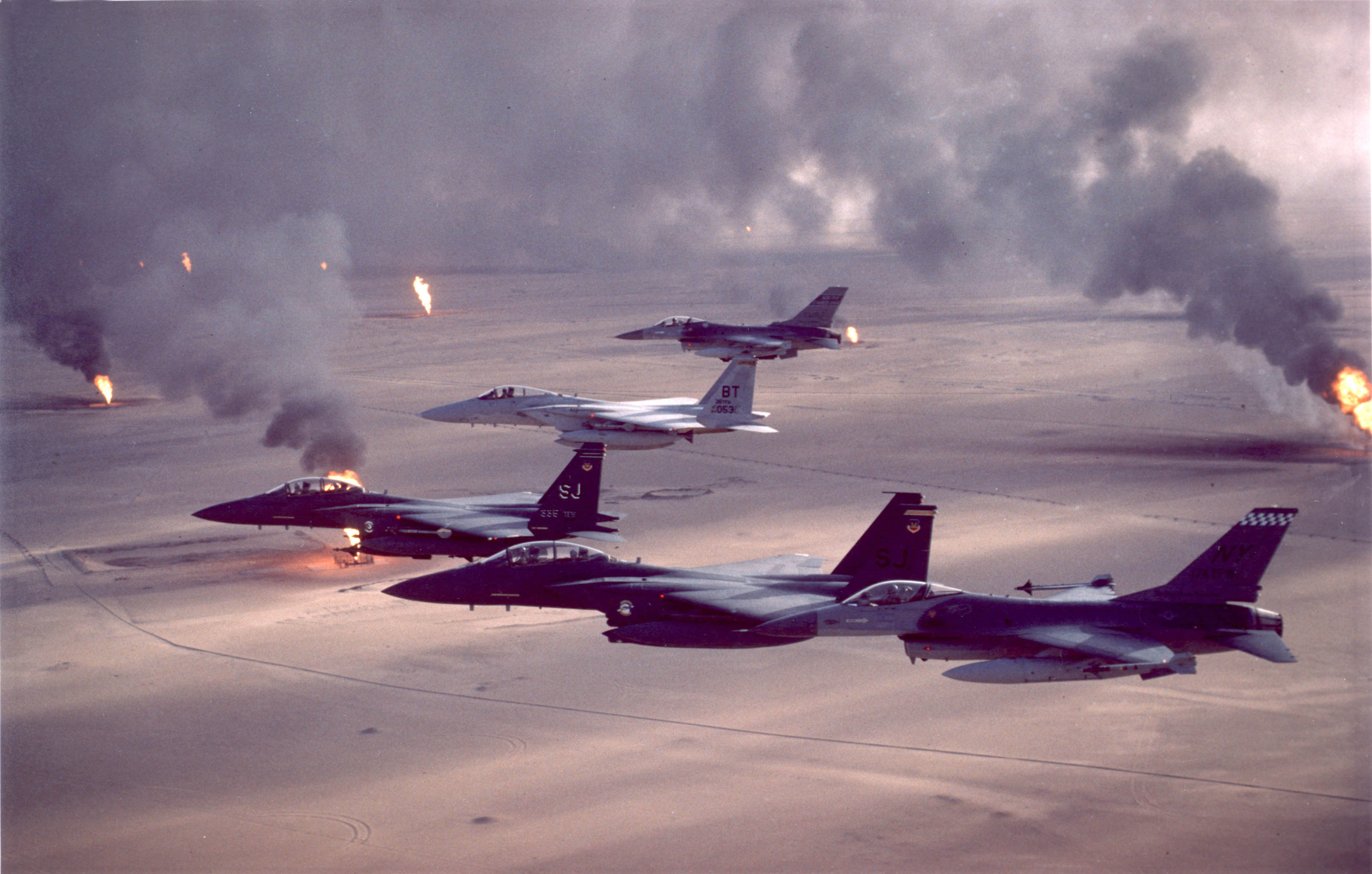 Desert Storm in 25 Photos | Air & Space Forces Magazine