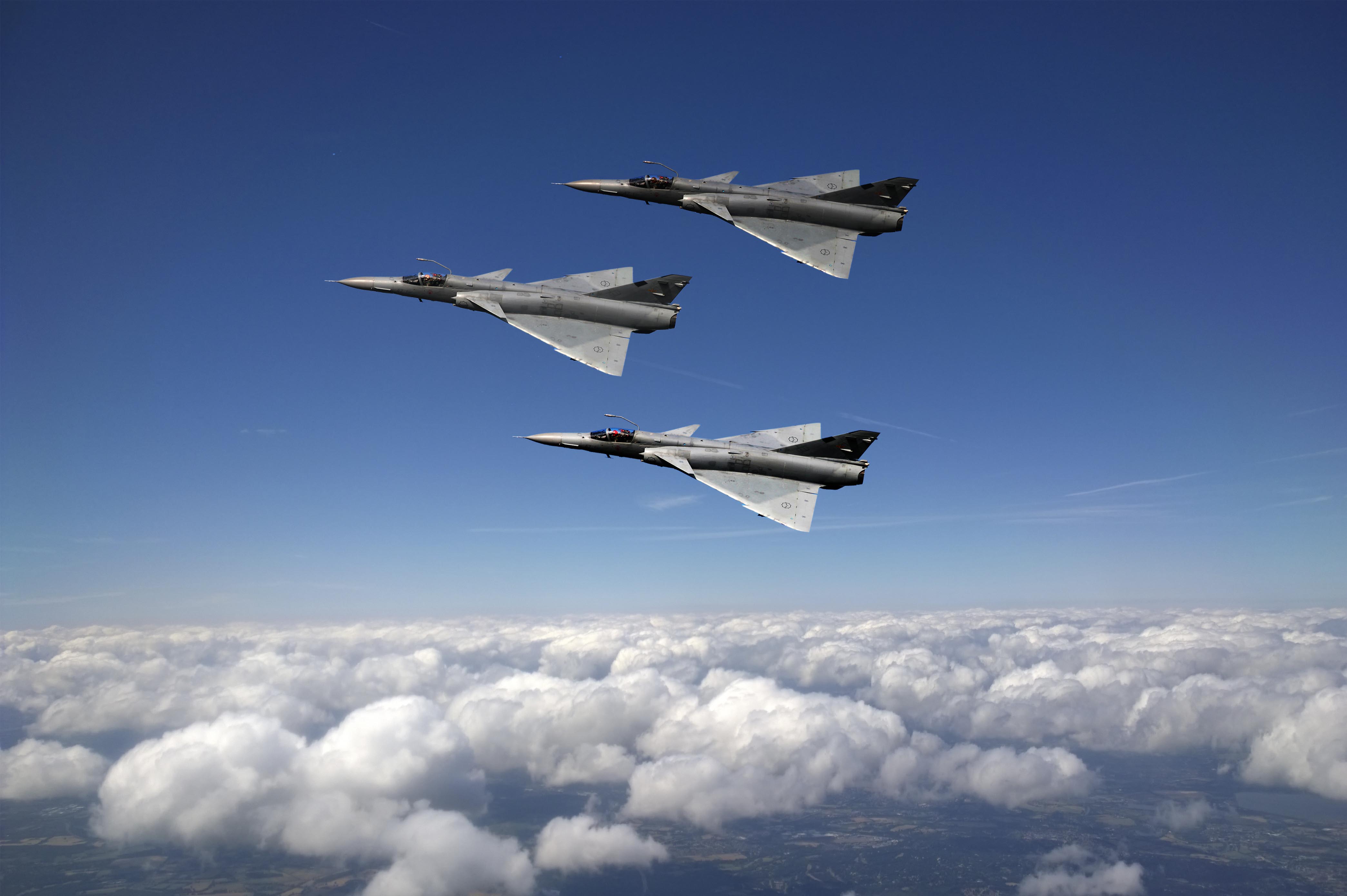 Draken Adds 12 South African Cheetahs to its Fleet | Air & Space Forces ...