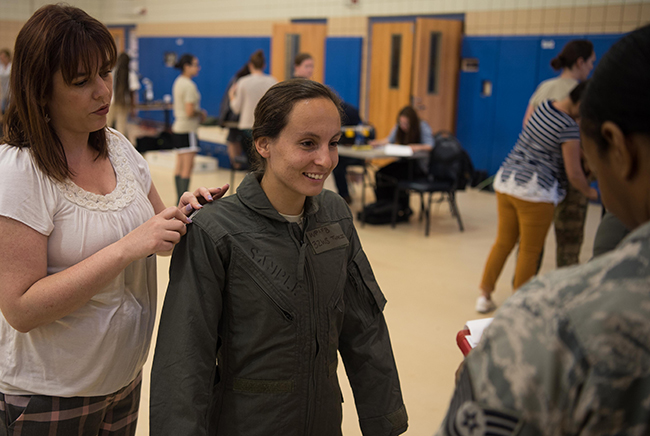 Flight Suits Designed for Women | Air & Space Forces Magazine