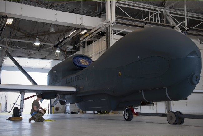 New Global Hawk Wing Charts Path to Maturity | Air & Space Forces Magazine