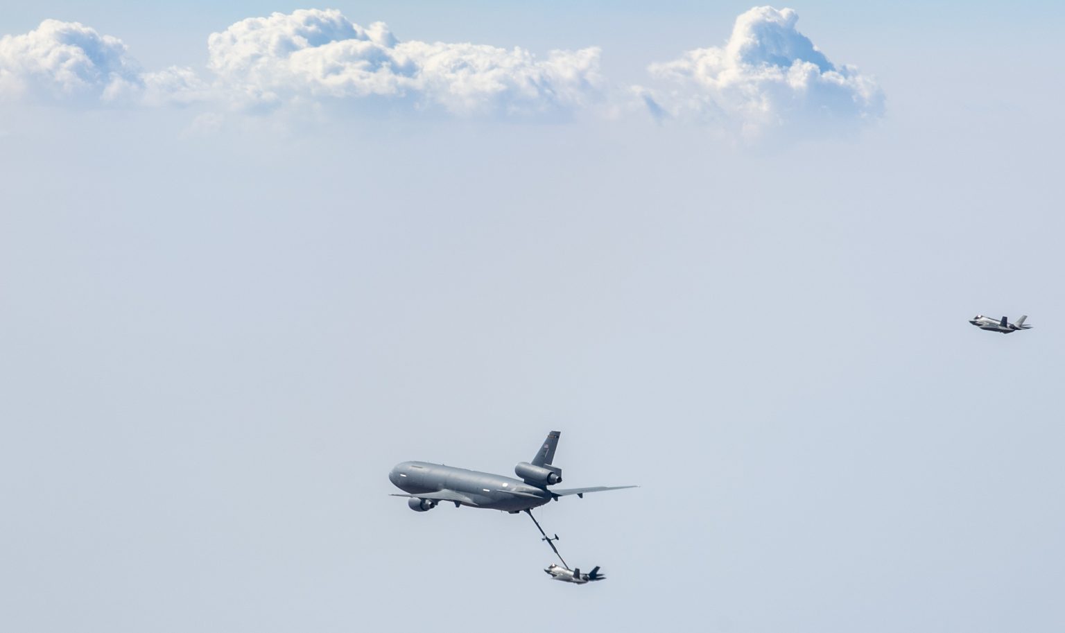 Air Force’s Very Last KC-10 Tanker Bids Adieu at Travis