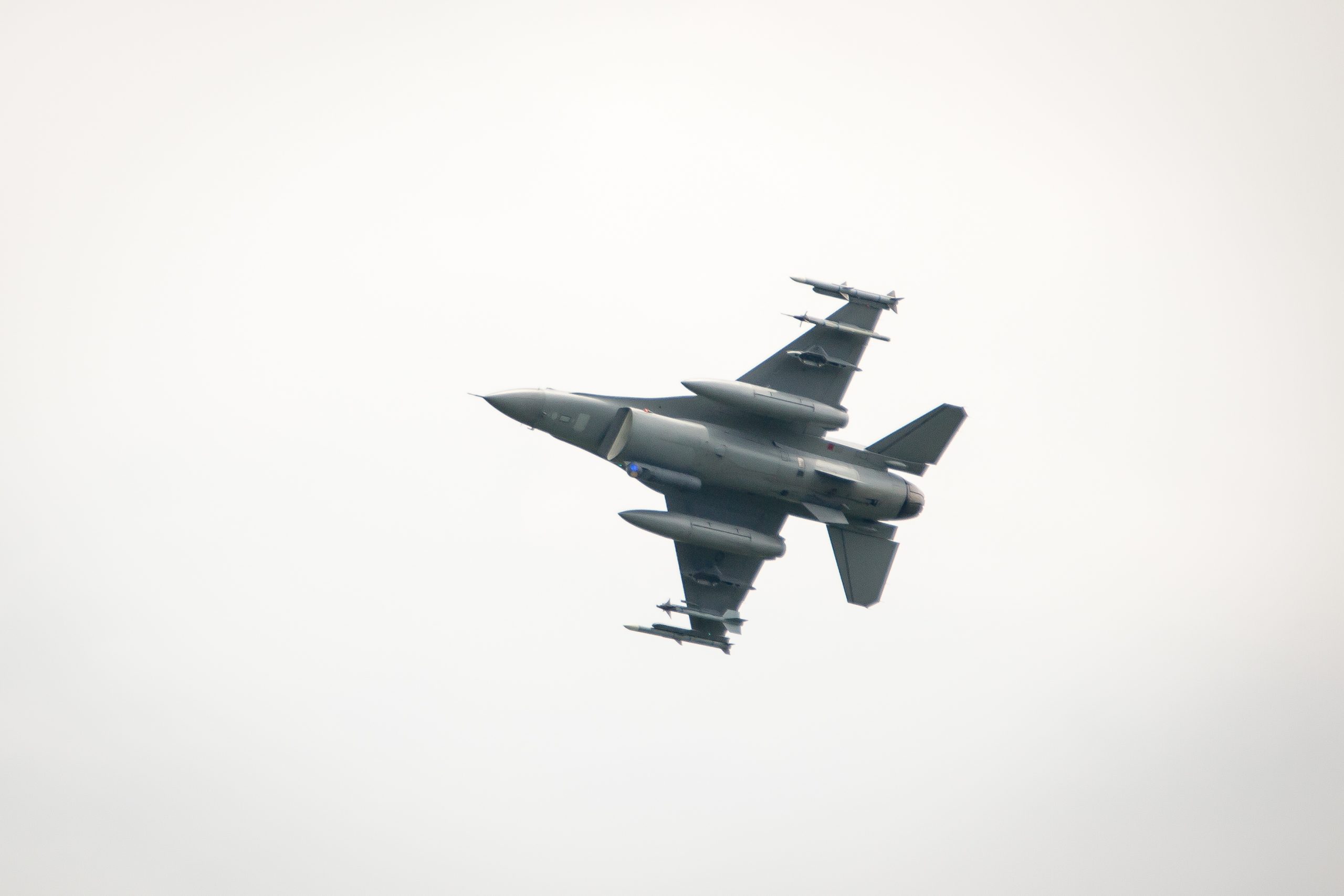 Pilot Missing After Wisconsin ANG F-16 Crashes | Air & Space Forces ...