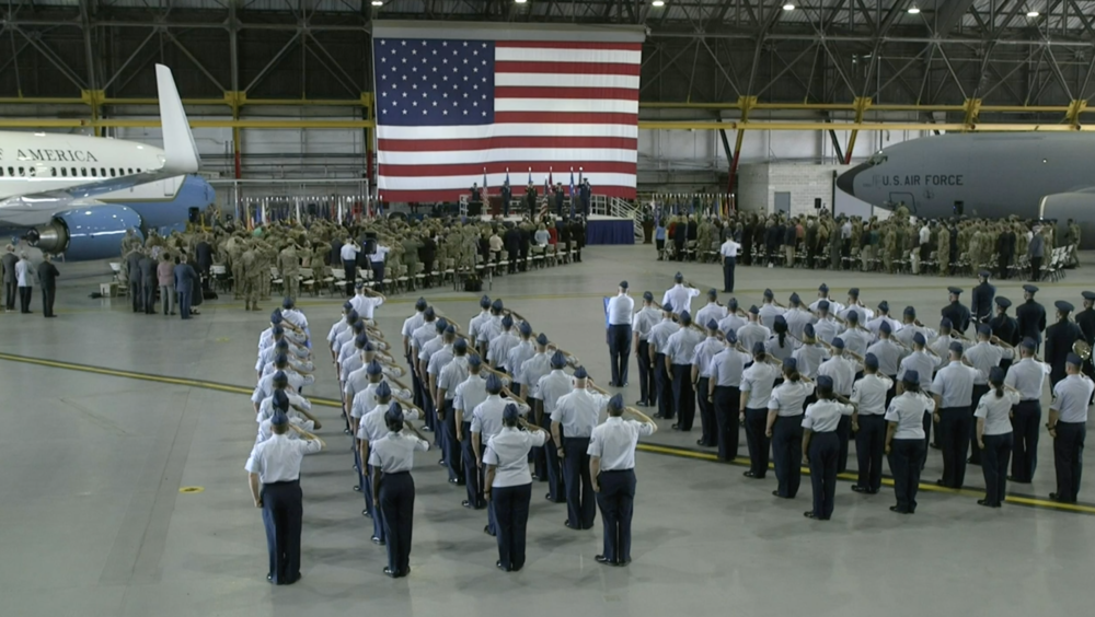 Minihan Takes Command of AMC, Van Ovost to Lead TRANSCOM | Air & Space ...