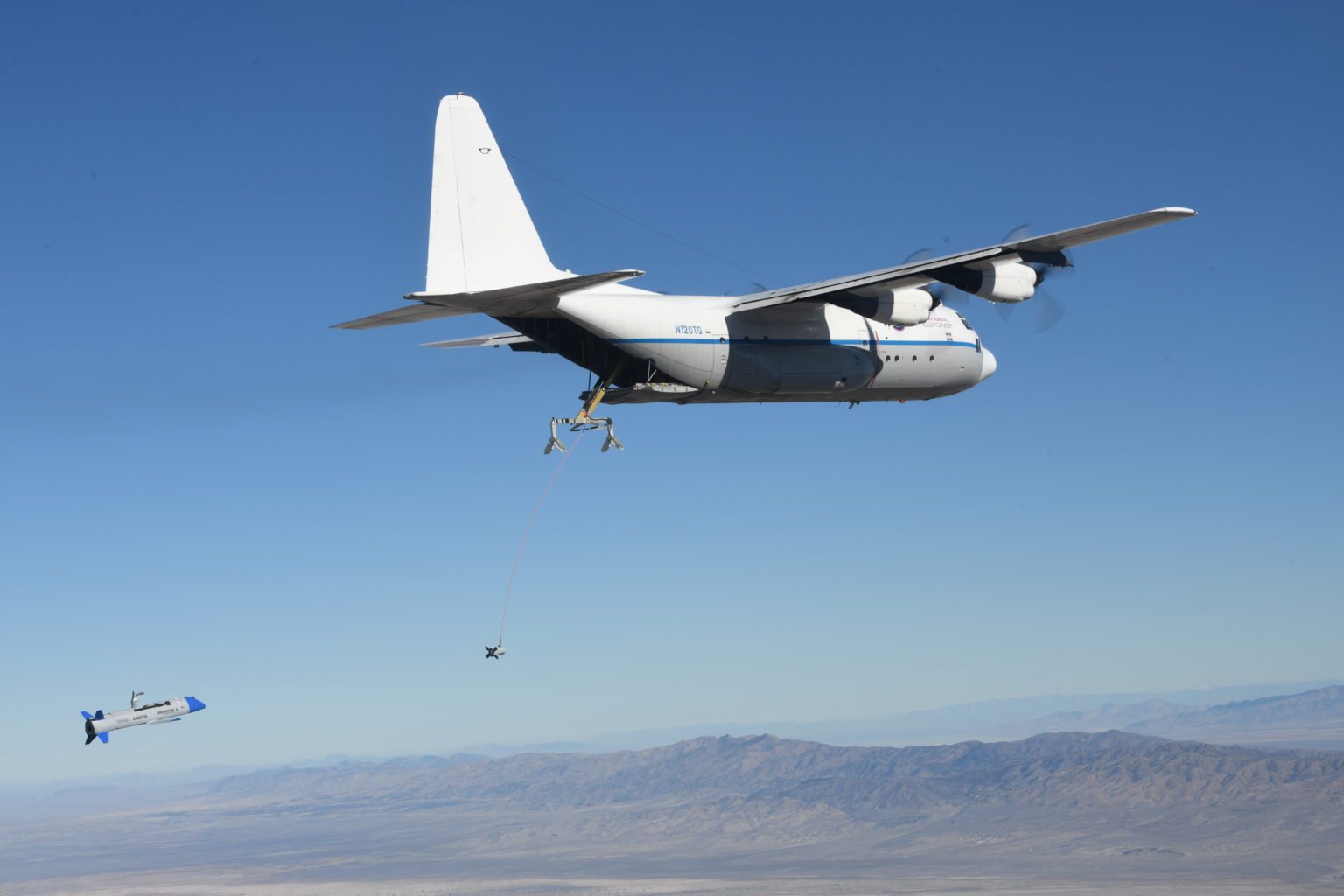 C-130 Catches an X-61 Gremlins Vehicle in Airborne Recovery Test | Air ...
