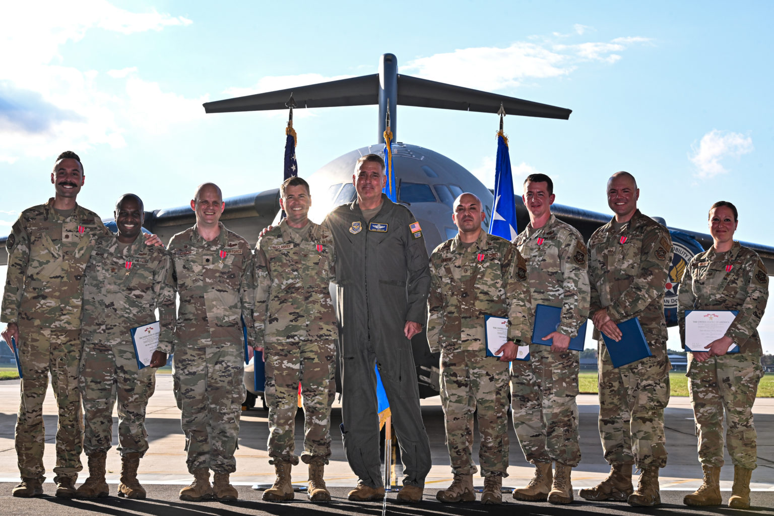 C-17 Crew That Rescued 823 From Afghanistan Awarded Distinguished ...