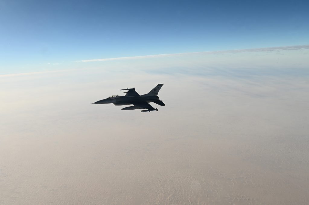 USAF F-16 Fighters Fly with Bahrain in Training Exercise