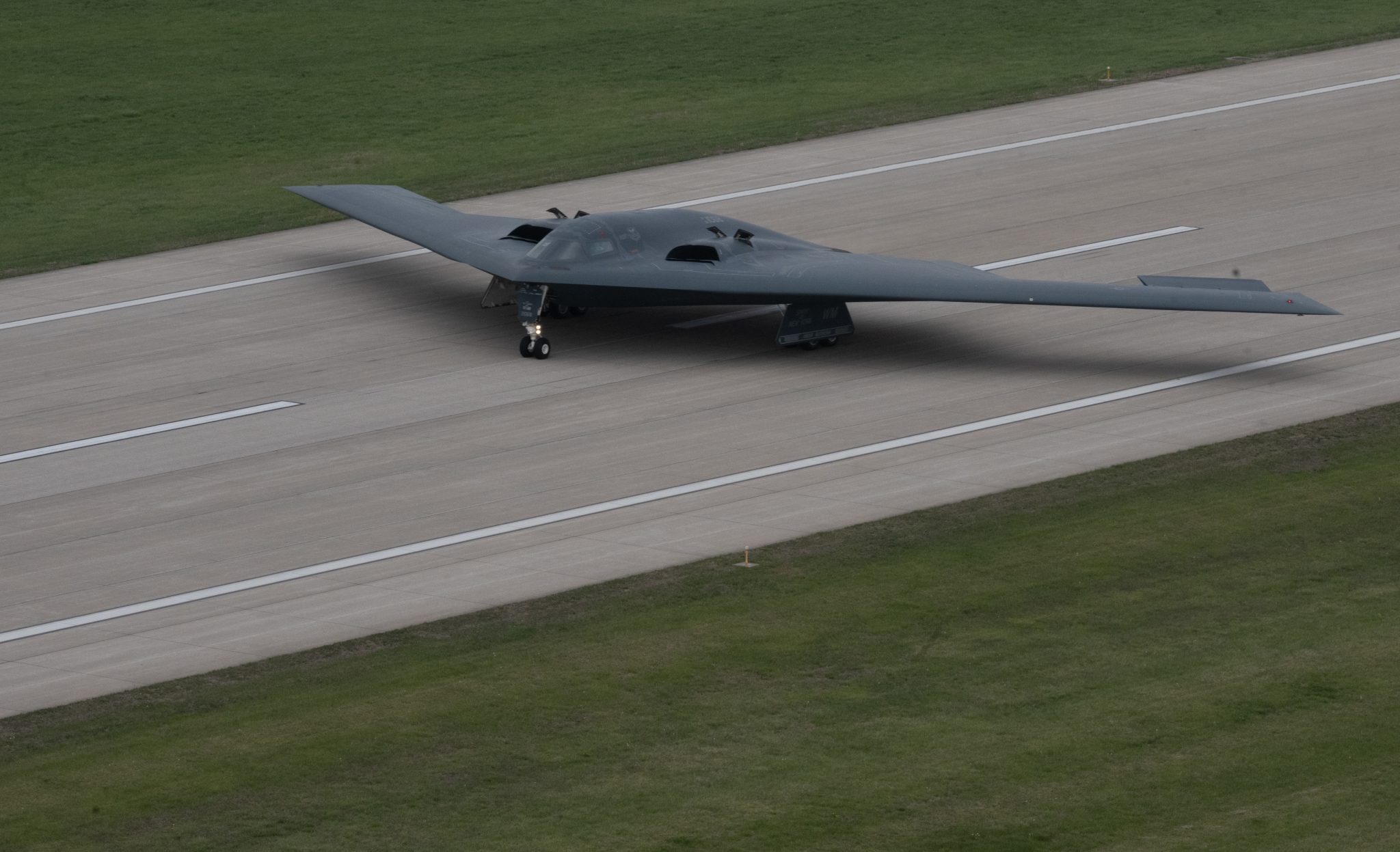 PHOTOS: 12 B-2s Conduct Massive Fly-Off, Elephant Walk
