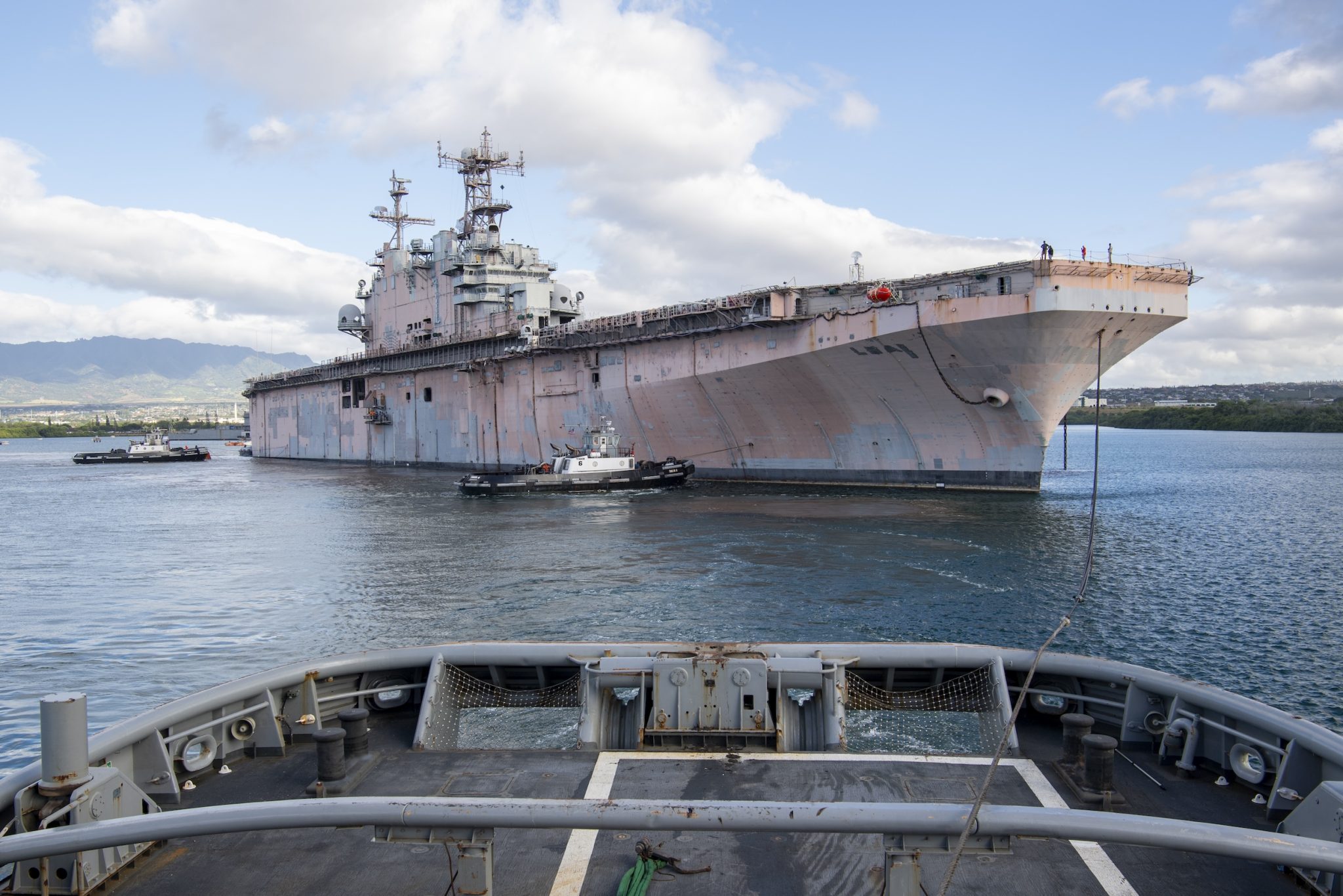 B-2 Test Launches New Low-Cost Anti-Ship Weapon at Warship in the Pacific