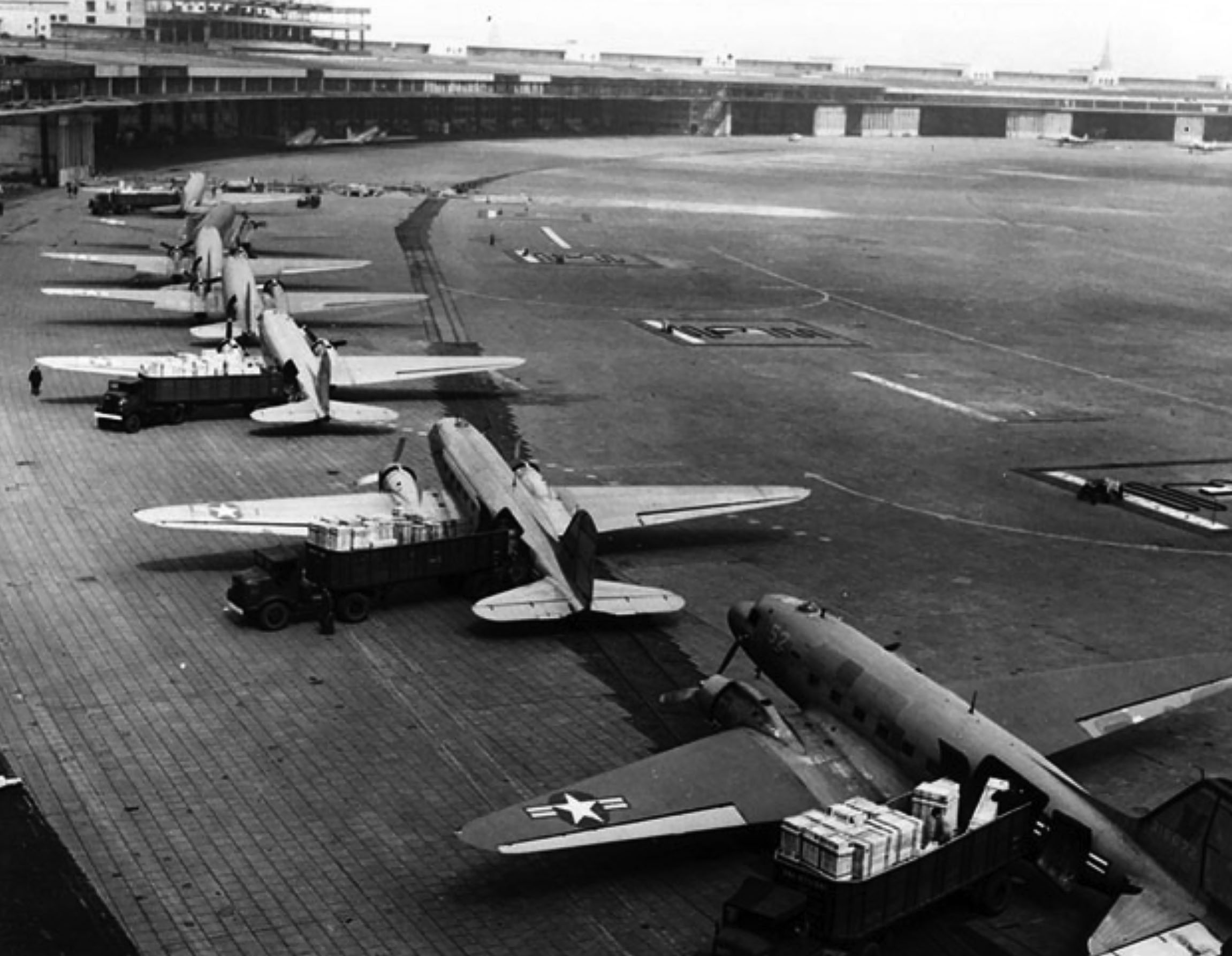 Inside the Berlin Airlift with the Chief of Staff of the Operation ...