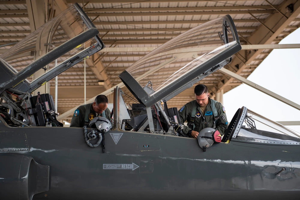 The Fighter Pilot Factory: USAF School Forges Pilots and Friendship