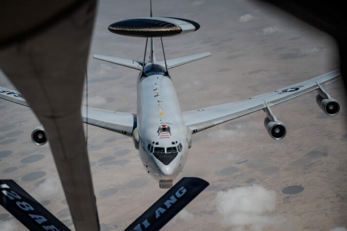 Lawmakers Vote to Keep Hold on AWACS Retirements